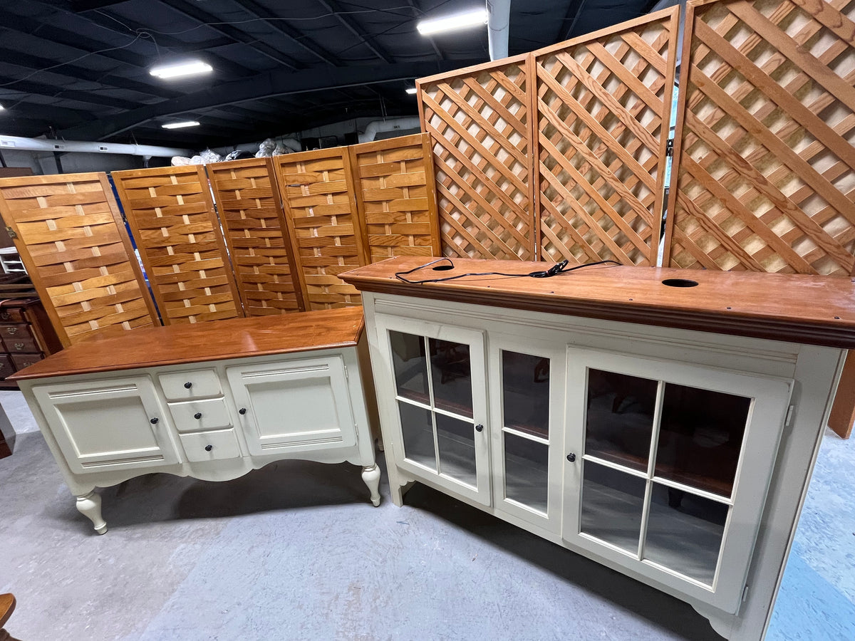 Ethan Allen Country Crossing Lighted Two Tone Hutch ***HEAVY ITEM***RE ...